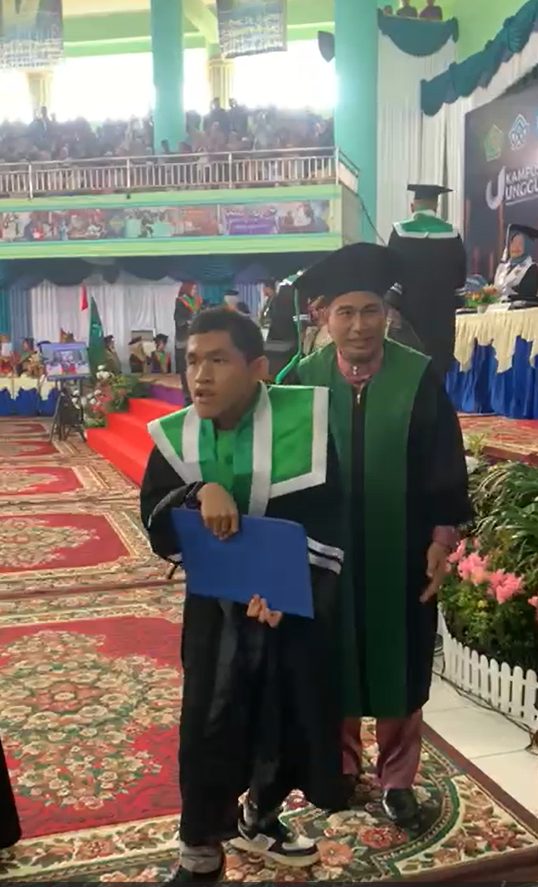 Mahasiswa Istimewa, Dimas Dwi Putra Buktikan Semangat Tanpa Batas ...